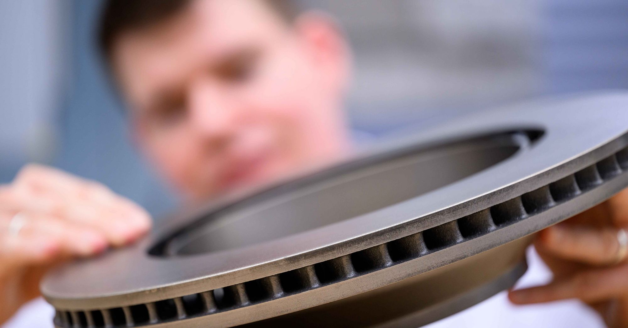 High-speed laser metal deposition on brake disks | TRUMPF
